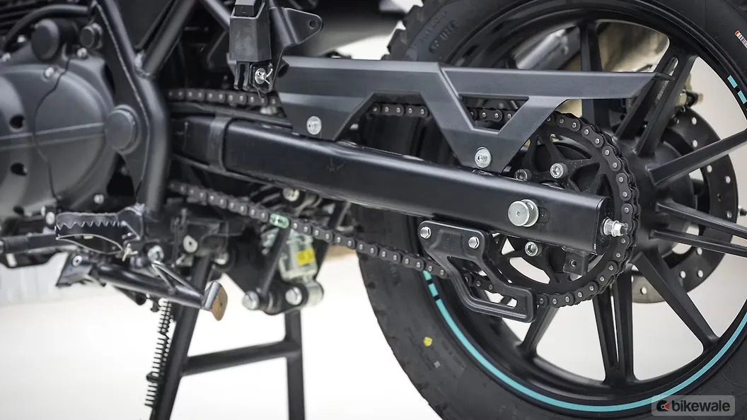 Royal Enfield Scram 440 Grab Rail Image – BikeWale