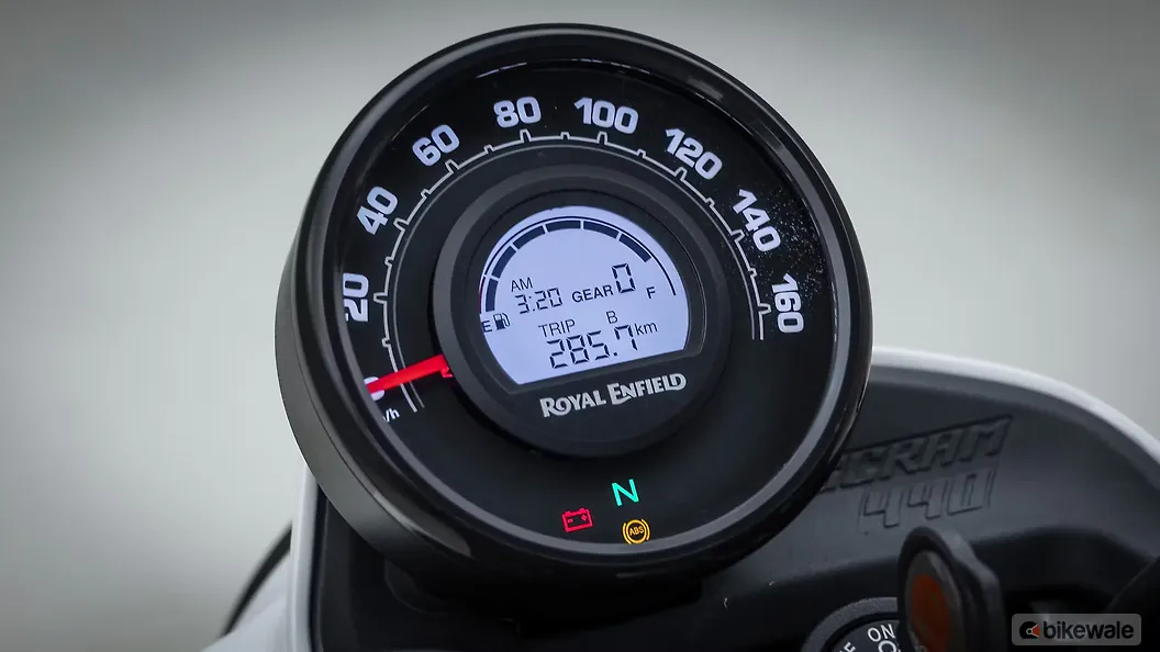 Royal Enfield Scram 440 Front View Image – BikeWale