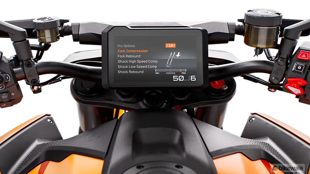 Images of KTM 1390 Super Duke R | Photos of 1390 Super Duke R - BikeWale