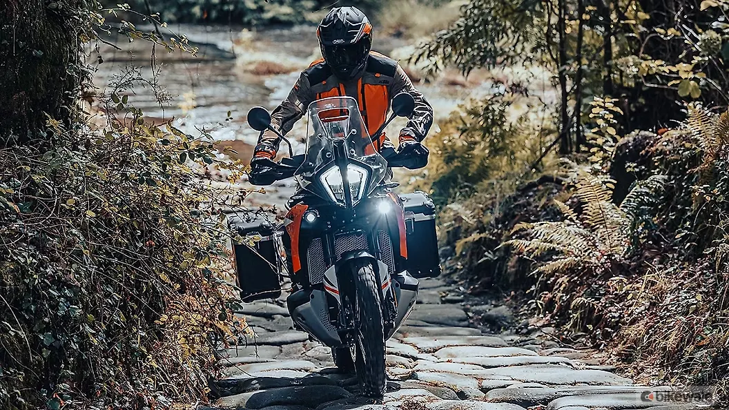 KTM 890 Adventure R Right Side View Image – BikeWale