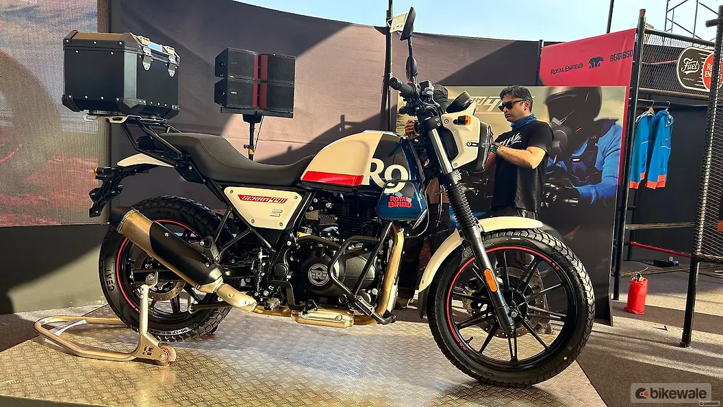 Royal Enfield Scram 440 Rear Reflex Reflector Image – BikeWale