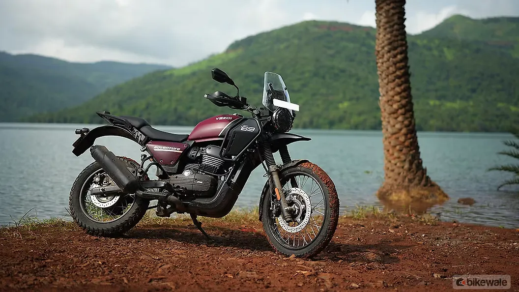 Yezdi Adventure [2024] Right Side View Image – BikeWale