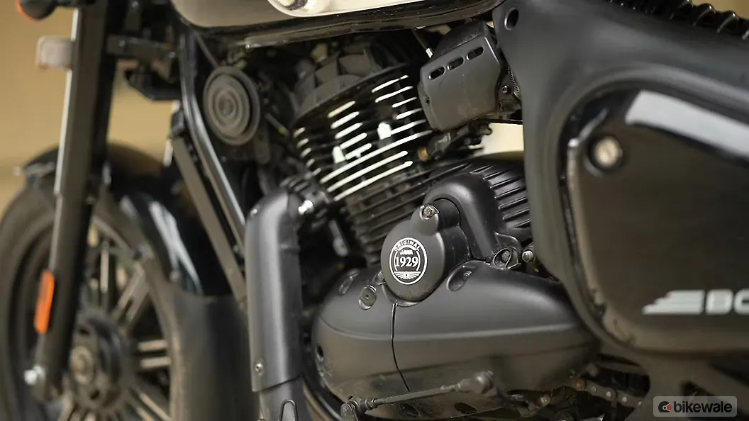 Jawa 42 Bobber Right Side View Image – BikeWale