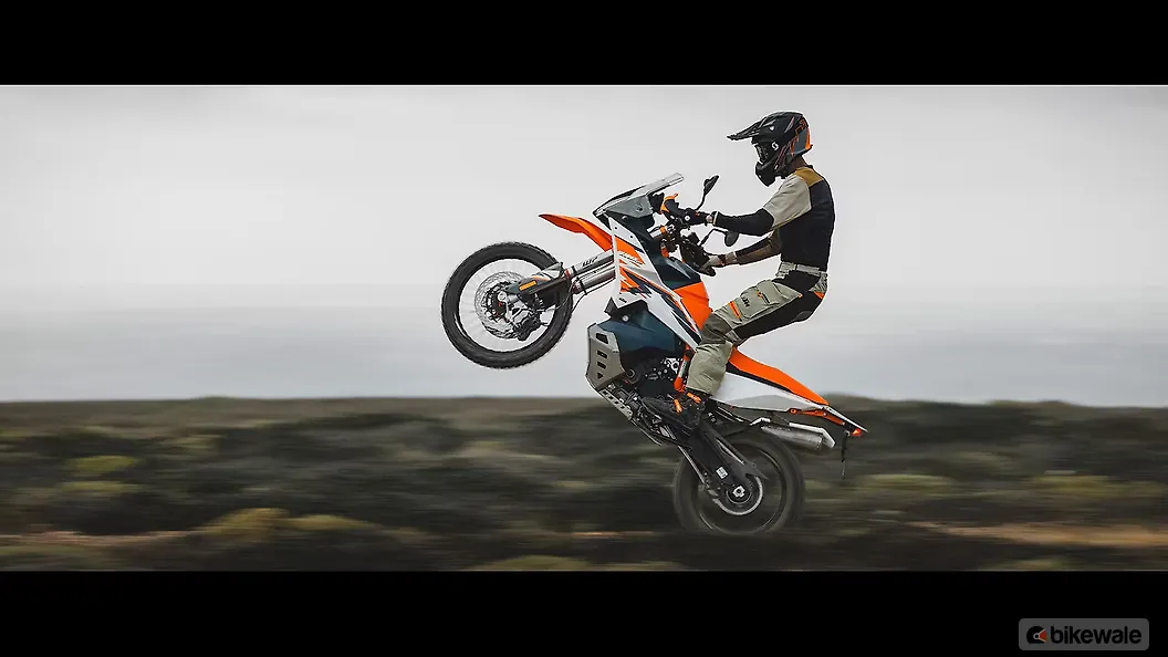 KTM 890 Adventure R Right Side View Image – BikeWale