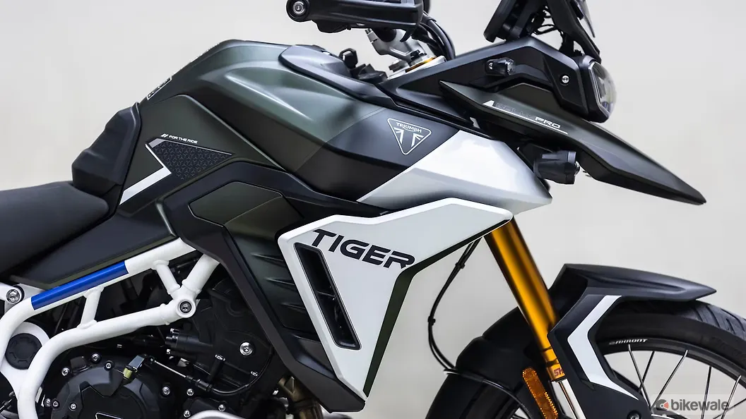 Triumph Tiger 900 Right Side View Image – BikeWale