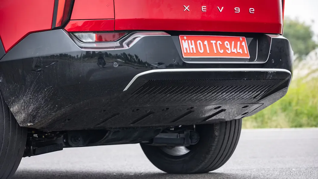 XEV 9e Rear Bumper इमेज, XEV 9e भारत में फ़ोटोज़ - कारवाले