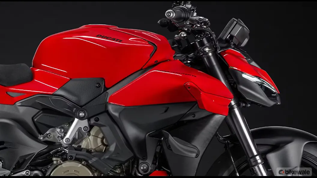 Ducati Streetfighter V4 [2024] Right Side View Image – BikeWale