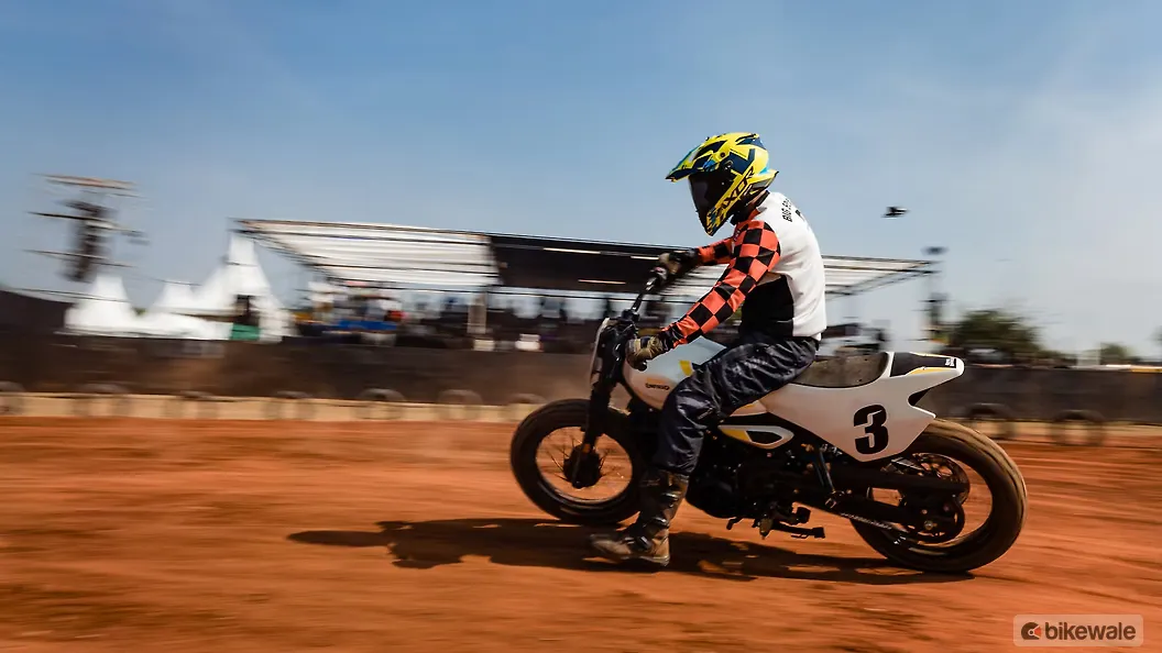 Royal Enfield Guerrilla 450 Left Side View Image – BikeWale