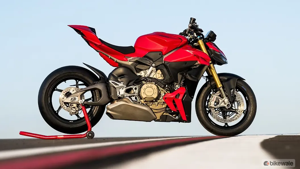 Ducati Streetfighter V4 [2024] Right Side View Image – BikeWale