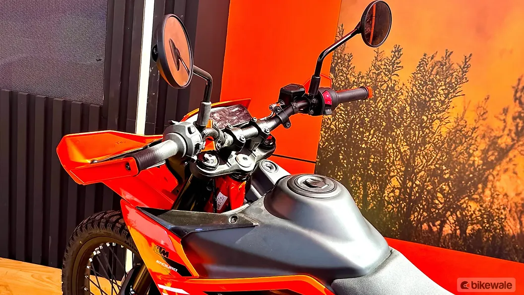 KTM 390 Enduro R Wall Mounted Charger Image – BikeWale