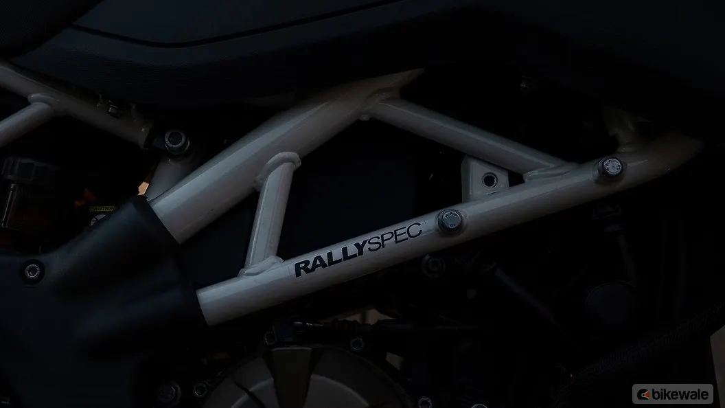 TVS Apache RTX Handlebar Image – BikeWale