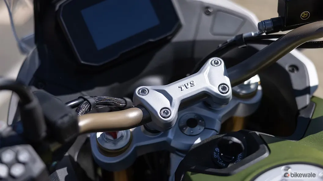 TVS Apache RTX Handlebar Clamp Image – BikeWale