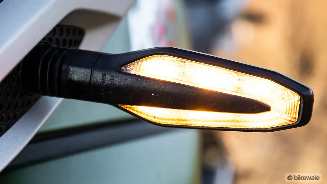 TVS Apache RTX Head Light Image – BikeWale