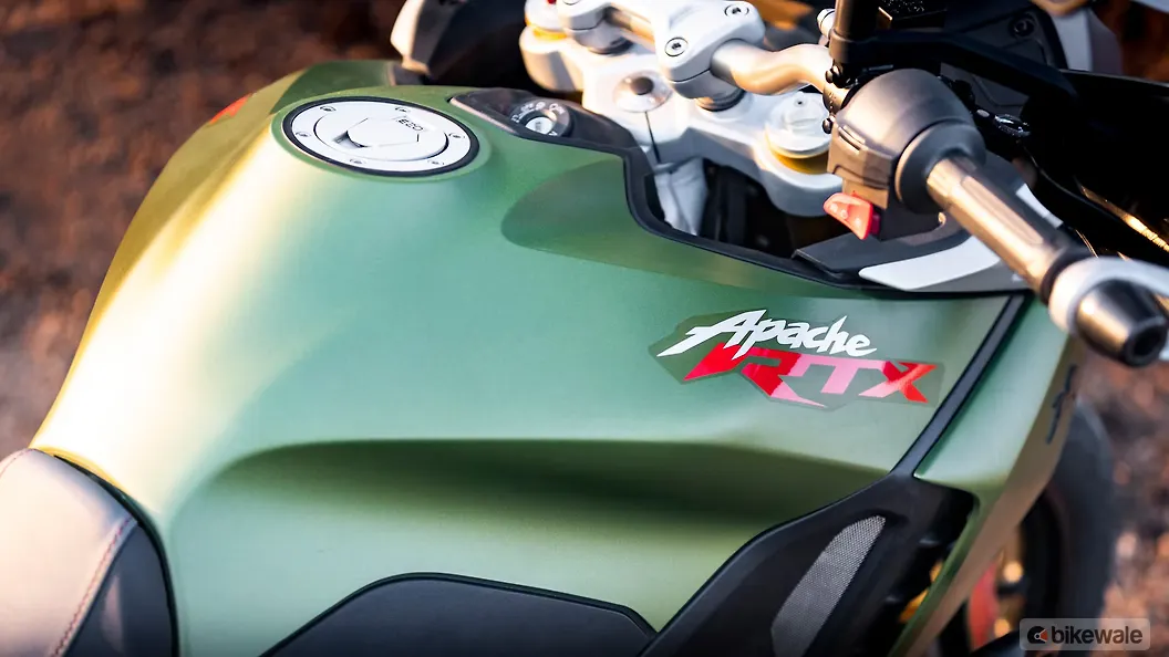 TVS Apache RTX Branding/Fuel Tank Decal Image – BikeWale