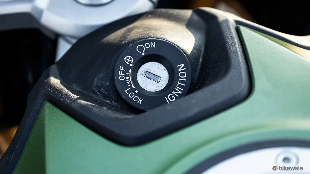 TVS Apache RTX Ignition Switch Image – BikeWale