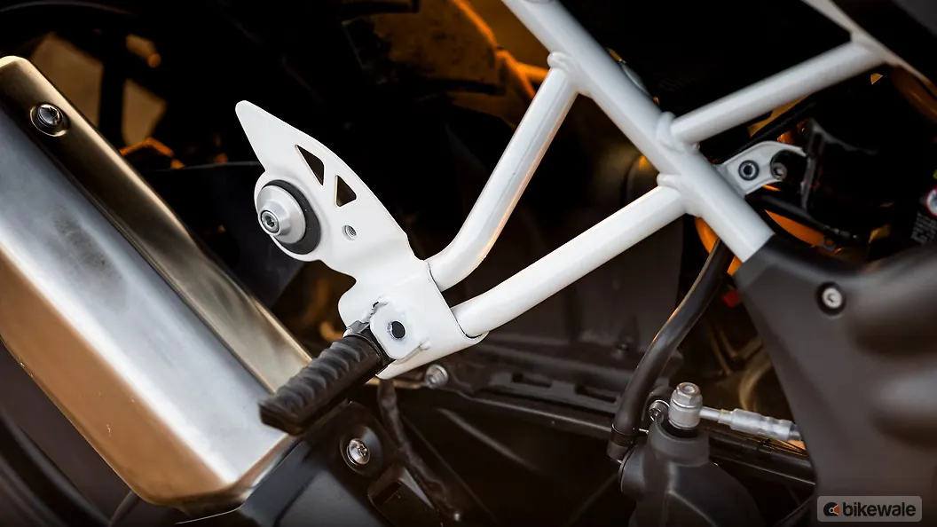 TVS Apache RTX Pillion Footrest Image – BikeWale