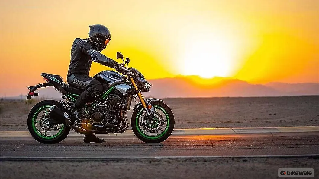 Kawasaki Z900 Engine From Right Image – BikeWale