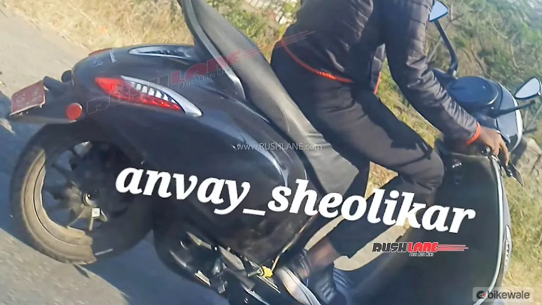 Bajaj Chetak Right Front Three Quarter Image – BikeWale