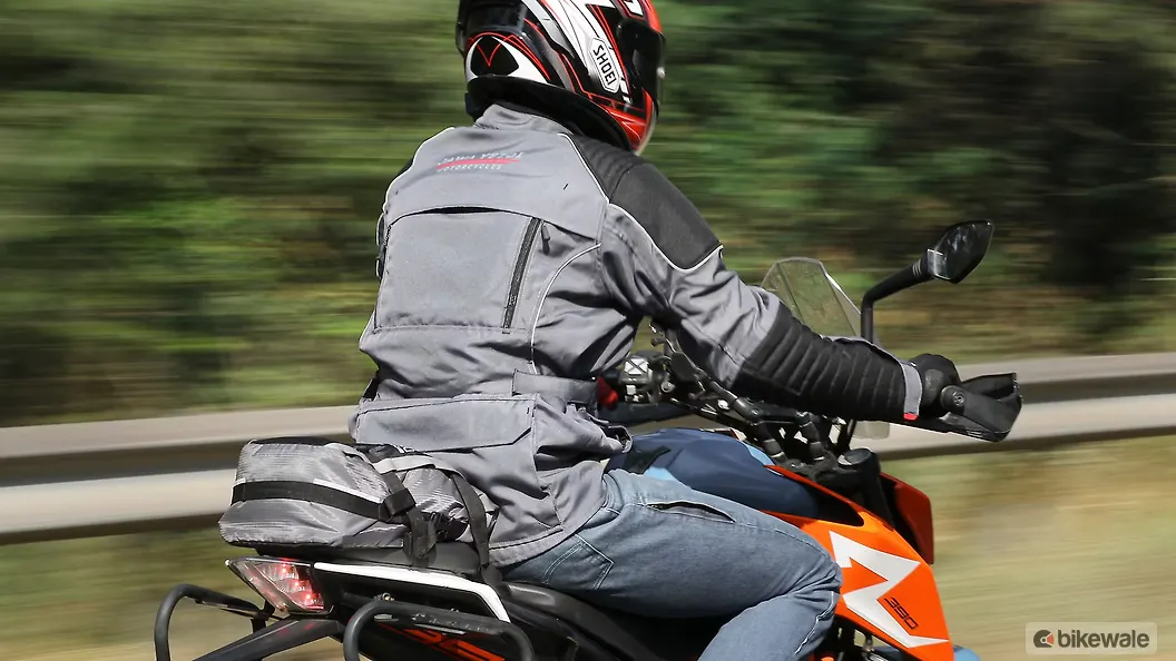 Jawa 350 Right Side View Image – BikeWale