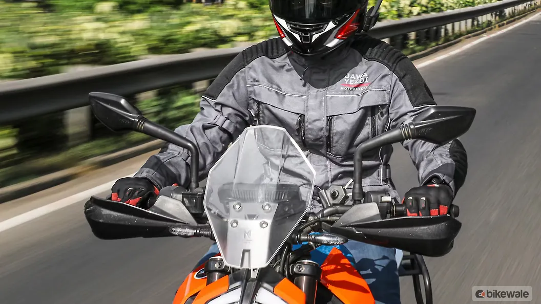 Jawa 350 Right Side View Image – BikeWale