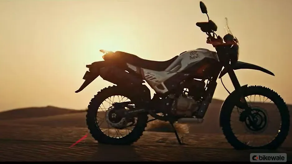 Hero Xpulse 200 4V Right Side View Image – BikeWale