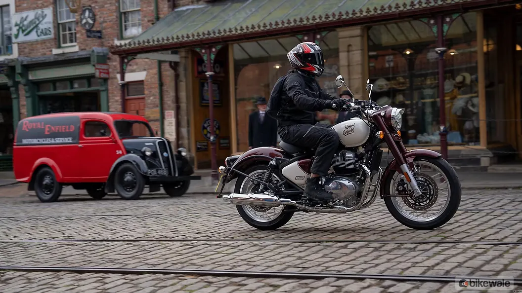 Royal Enfield Classic 650 Right Side View Image – BikeWale