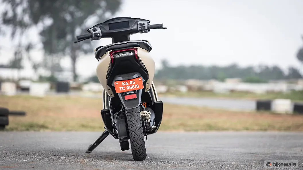 Ather 450X Right Front Three Quarter Image – BikeWale