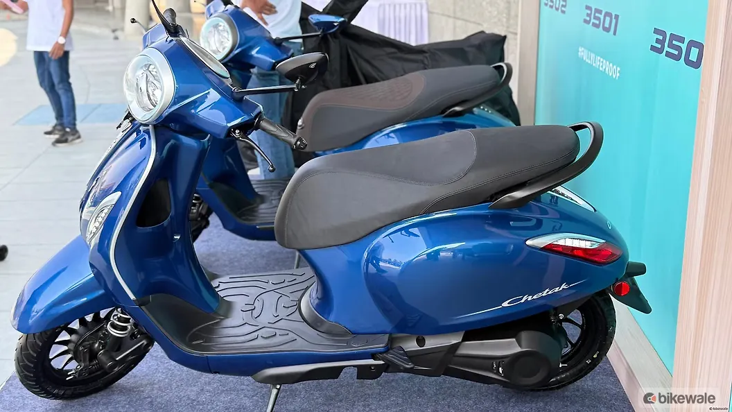 Bajaj Chetak Right Side View Image – BikeWale
