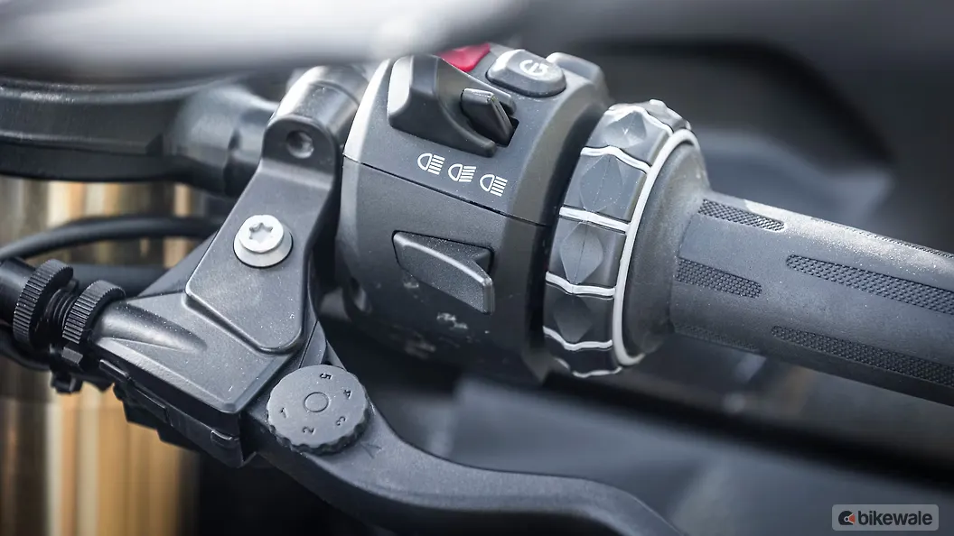 BMW S1000RR Riding Modes Switch Image – BikeWale