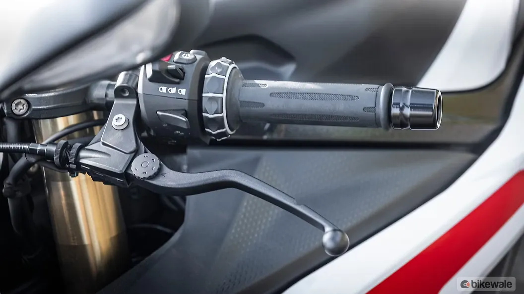 BMW S1000RR Hazard Warning Lights Switch Image – BikeWale