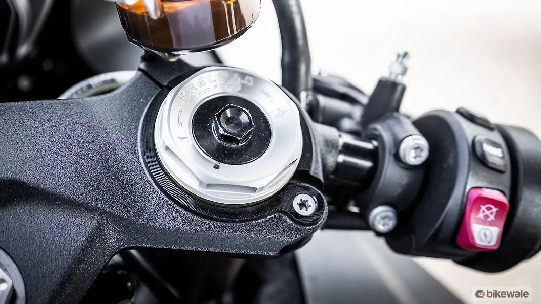 BMW S1000RR Front Suspension Preload Adjuster Image – BikeWale