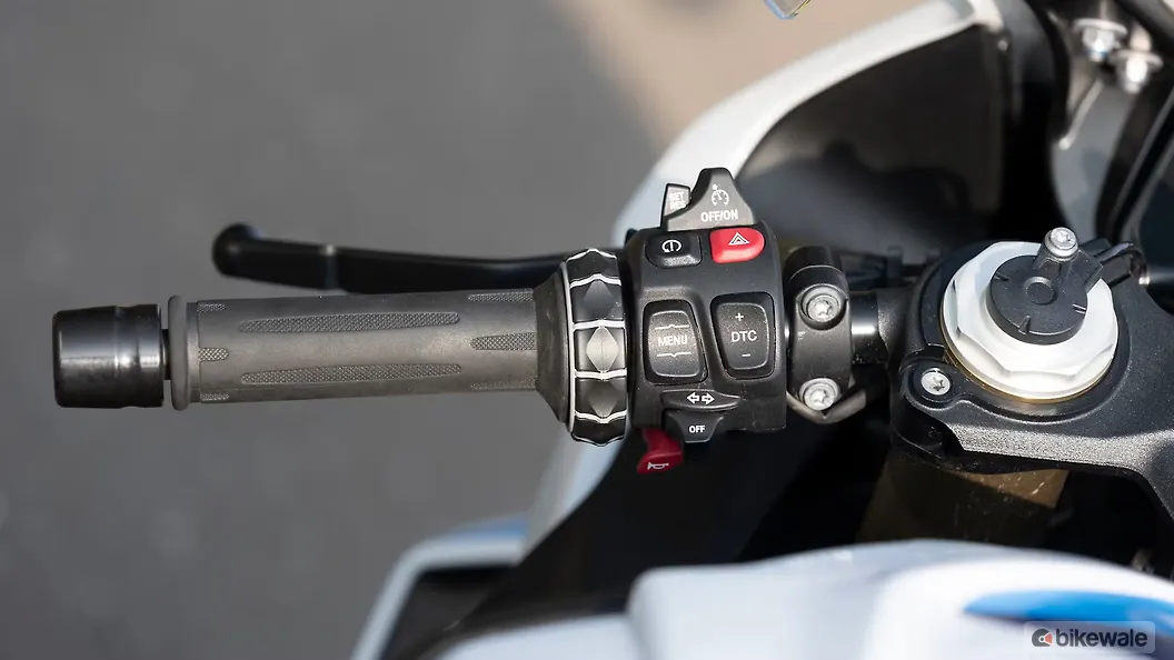 BMW S1000RR Handlebar Image – BikeWale