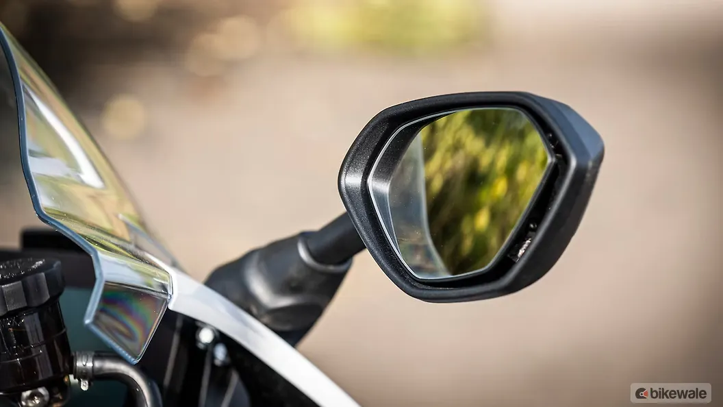 BMW S1000RR Rear View Mirror Image – BikeWale