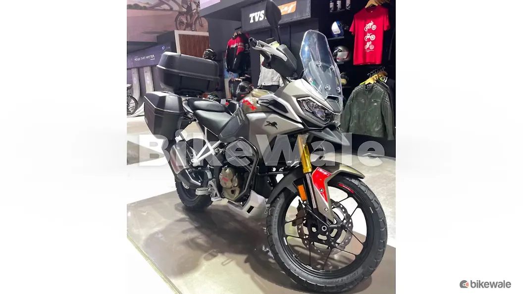 TVS Apache RTX 300 Right Front Three Quarter Image – BikeWale