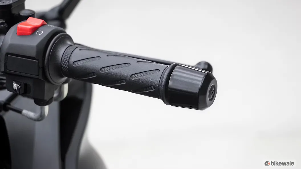 Suzuki Gixxer SF 250 Flex Fuel Bar End weight Image – BikeWale