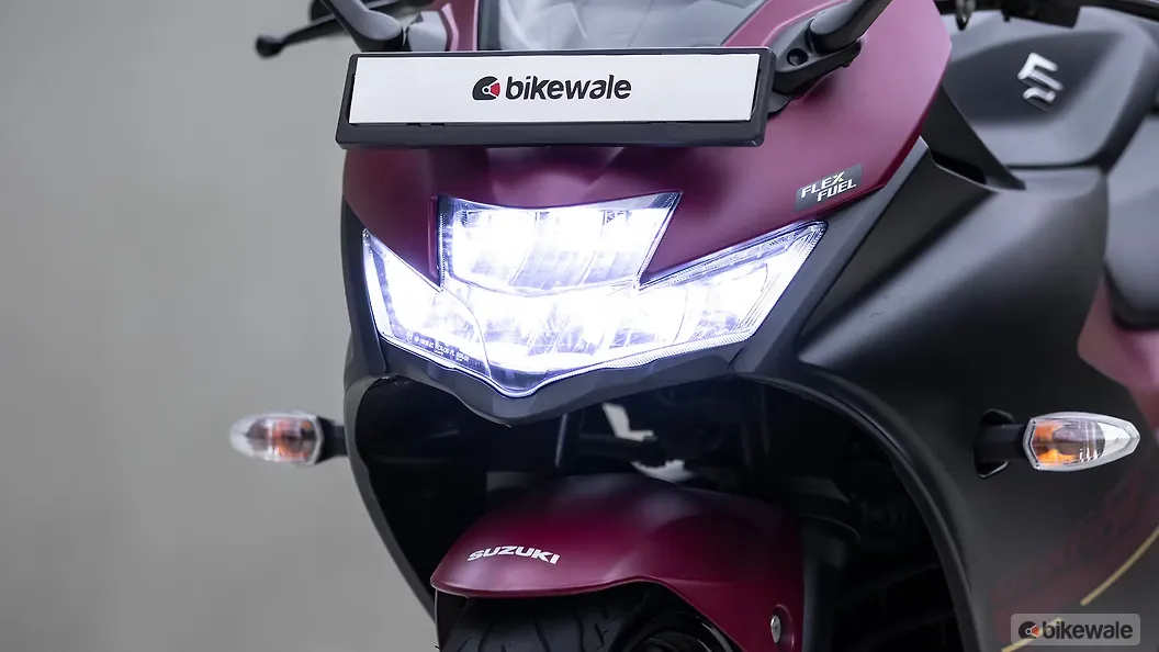 Suzuki Gixxer SF 250 Flex Fuel Daytime Running Lamp Image – BikeWale