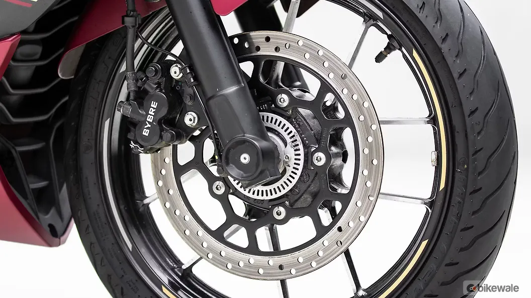 Suzuki Gixxer SF 250 Flex Fuel Front Disc Brake Caliper Image – BikeWale