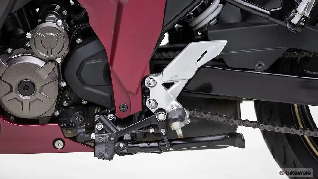 Suzuki Gixxer SF 250 Flex Fuel Turn Indicators Switch Image – BikeWale