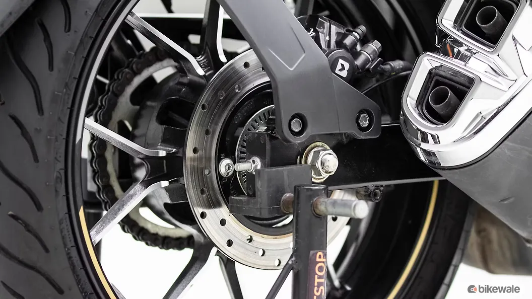 Suzuki Gixxer SF 250 Flex Fuel Handlebar Image – BikeWale