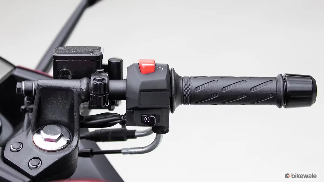 Suzuki Gixxer SF 250 Flex Fuel Right Side Handelbar Throttle Grip Image ...