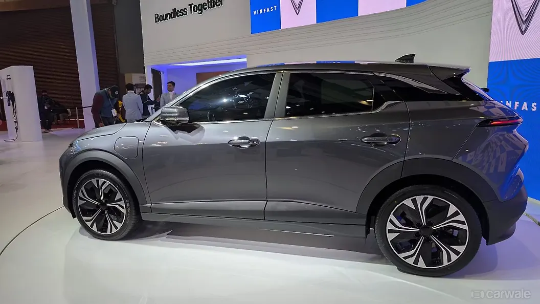 VF 6 Left Side View Image, VF 6 Photos in India - CarWale