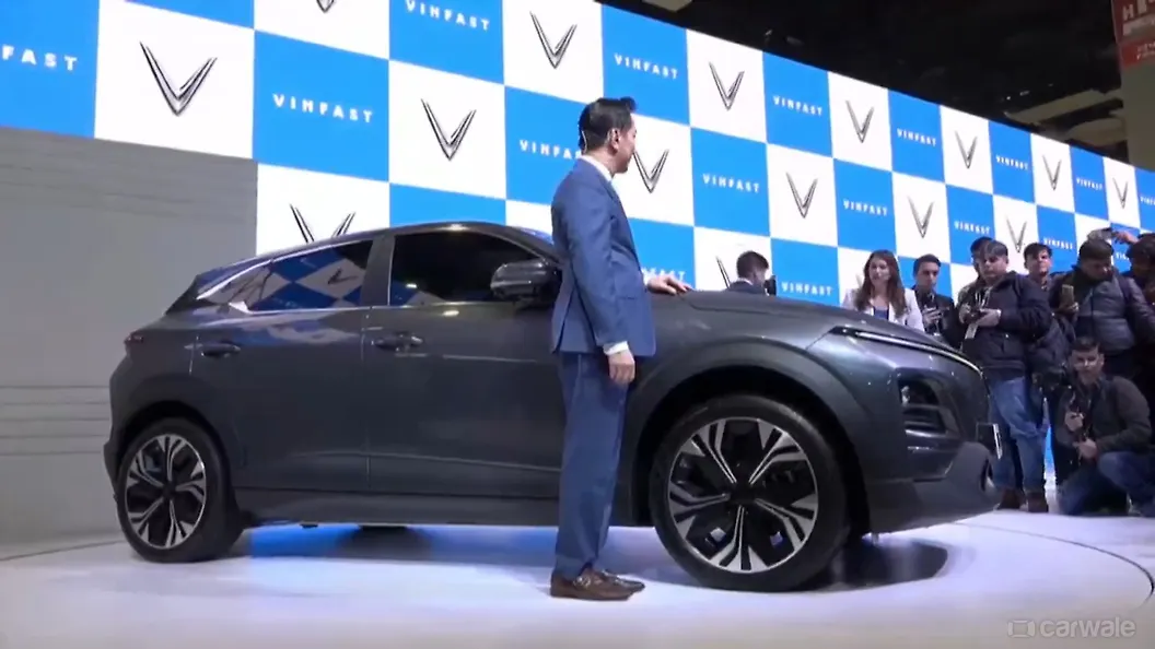 VF 6 Right Front Three Quarter Image, VF 6 Photos in India - CarWale