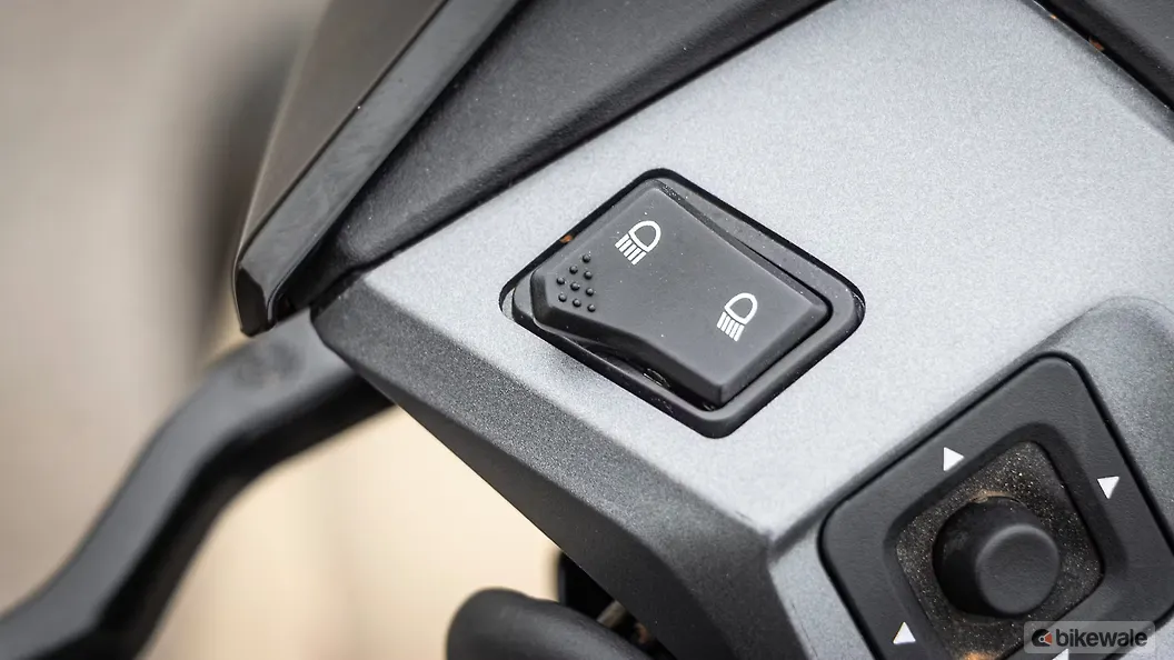 Ather 450X High Beam Low Beam Switch Image – BikeWale