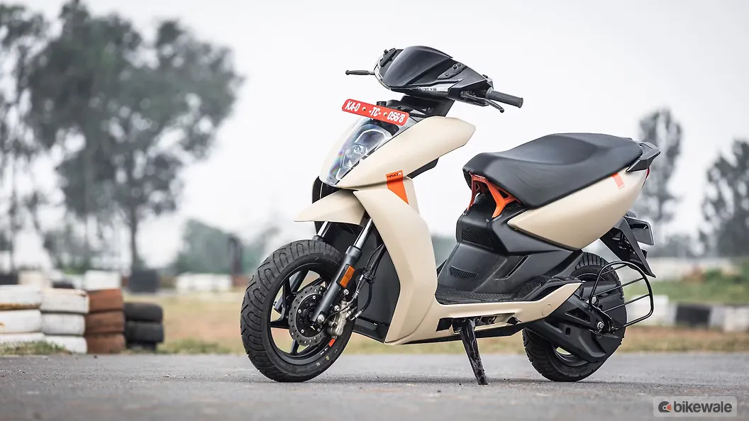 Ather 450X Left Front Three Quarter Image – BikeWale