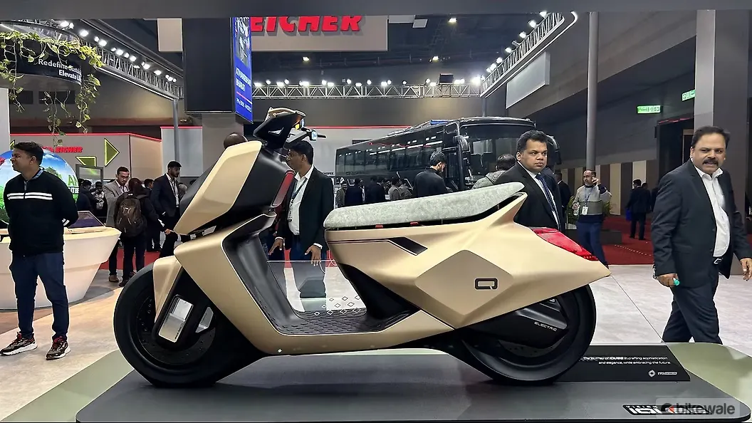 TVS iQube Left Side View Image – BikeWale