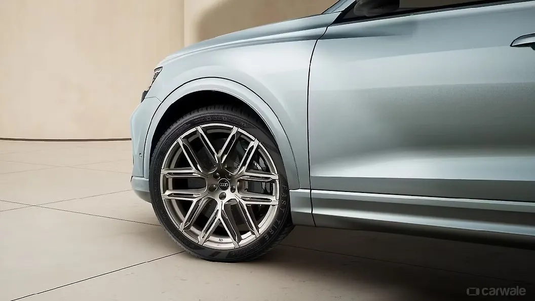 RS Q8 Performance Wheel Image, RS Q8 Performance Photos in India - CarWale