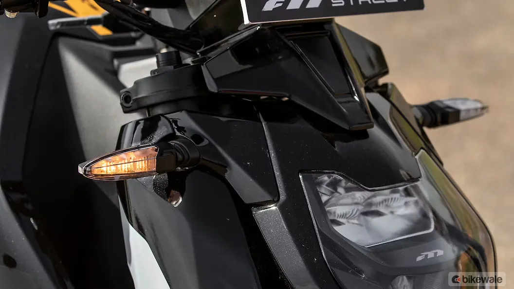 Ultraviolette F77 SuperStreet Front Turn Indicators Image – BikeWale