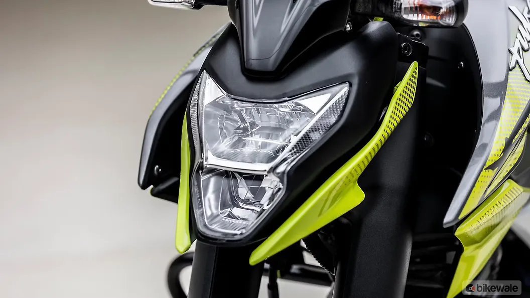 Bajaj Pulsar N125 Right Side View Image – BikeWale