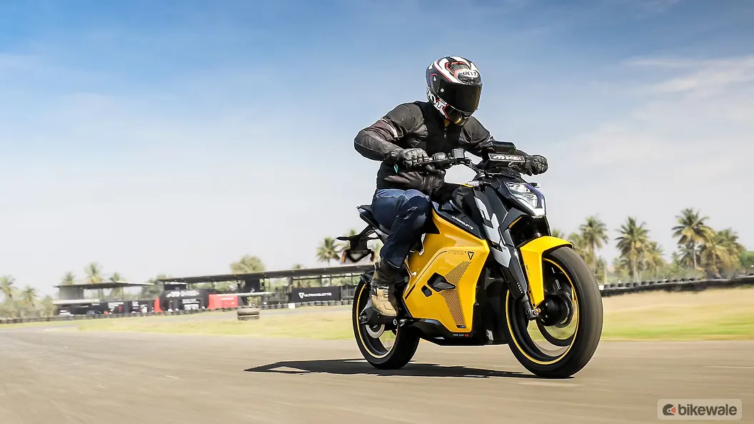 Ultraviolette F77 SuperStreet Right Side View Image – BikeWale