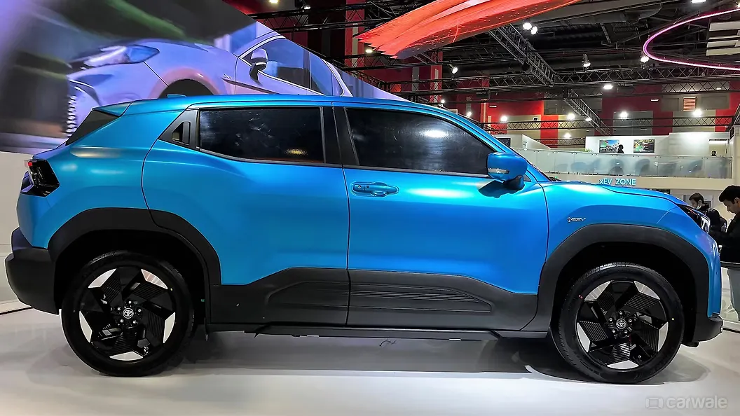 Urban Cruiser EV Right Side View Image, Urban Cruiser EV Photos in ...